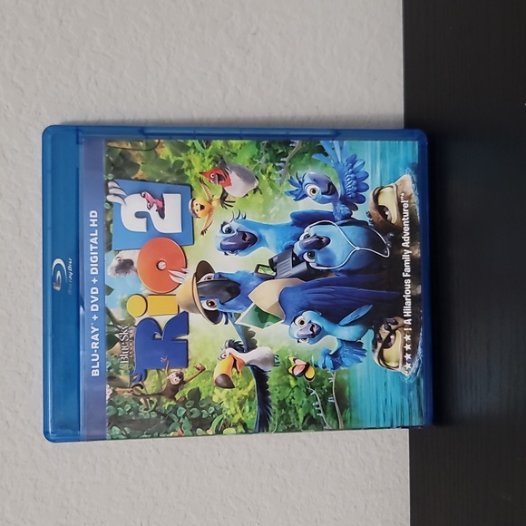Media | Rio 2 214 Bluray And Dvd Preowned | Poshmark